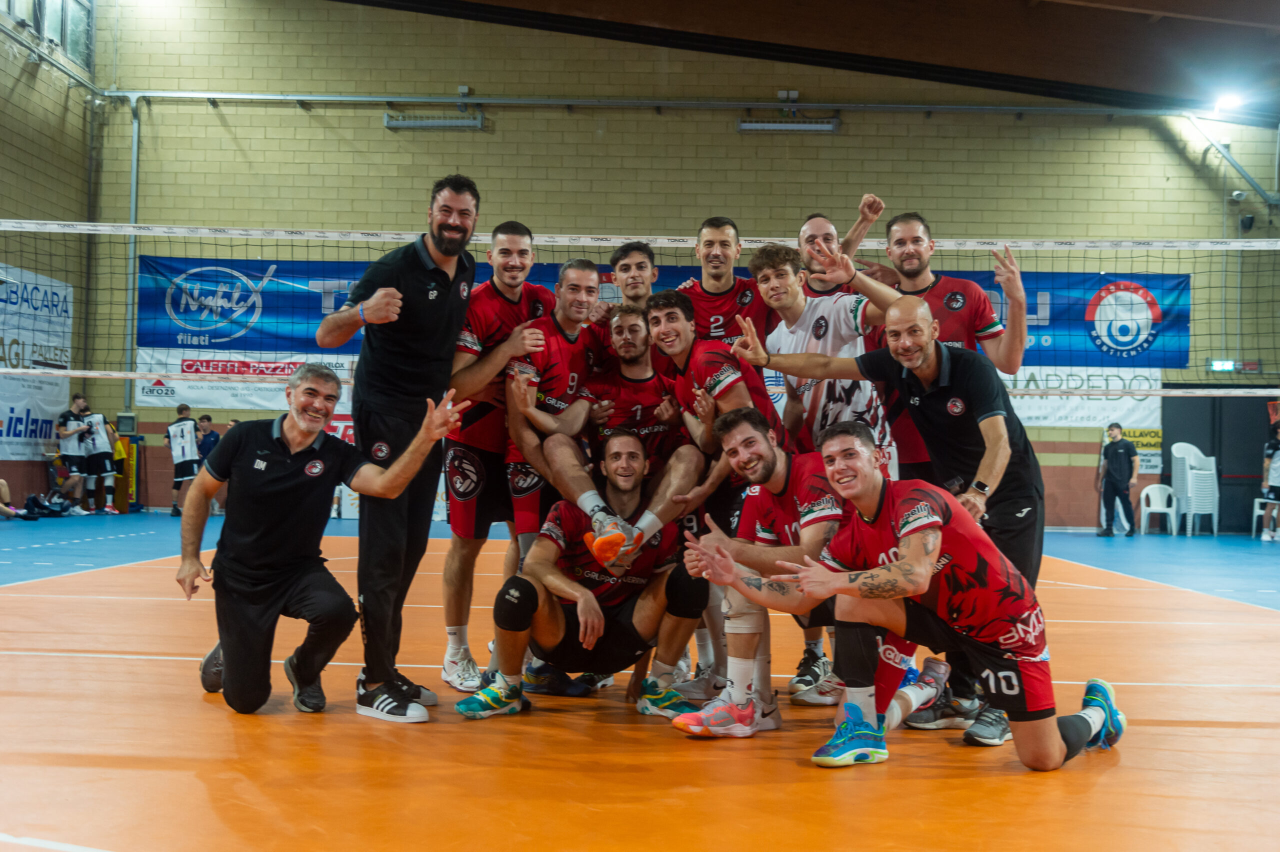 I LUPI SI AGGIUDICANO IL DERBY A MONTICHIARI 3-2 - Valtrompia Volley